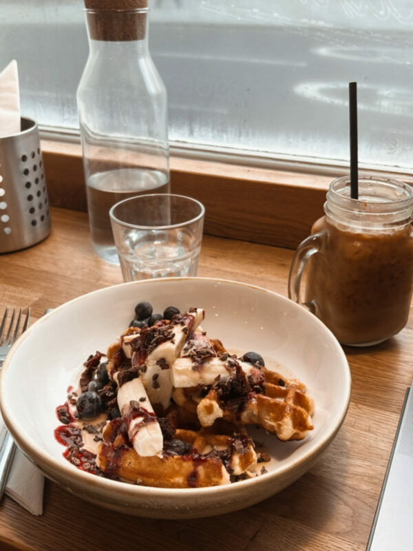 Five Cozy Coffee Shops in Edinburgh, Scotland - Vagrant Appetite